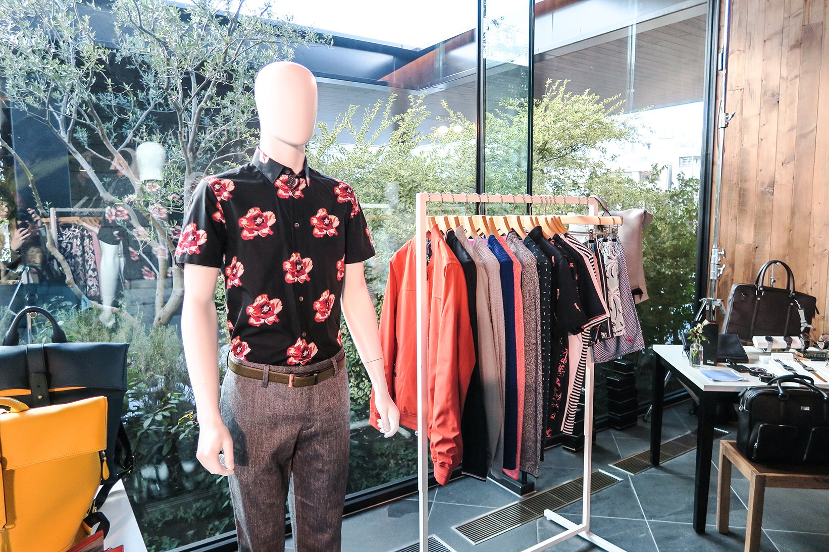 Ted Baker 2018 Spring Summer Collection - Samantha Mariko
