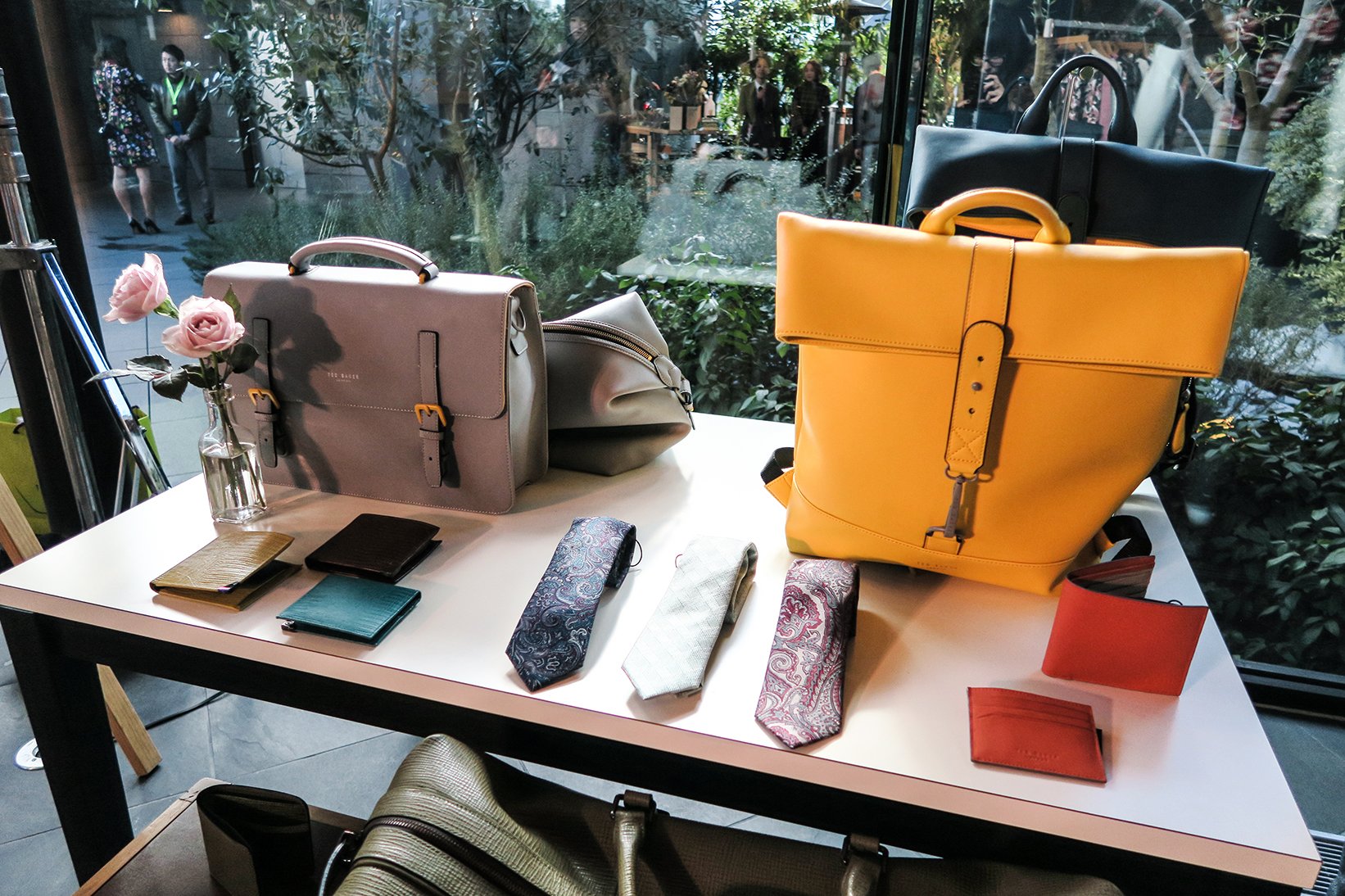 Ted Baker 2018 Spring Summer Collection - Samantha Mariko