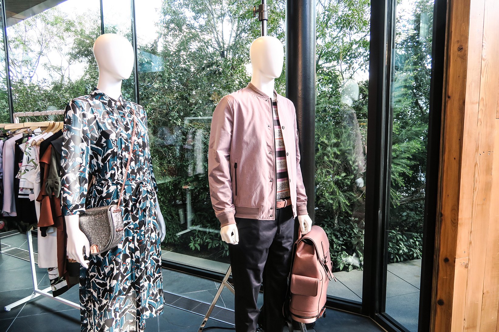 Ted Baker 2018 Spring Summer Collection - Samantha Mariko