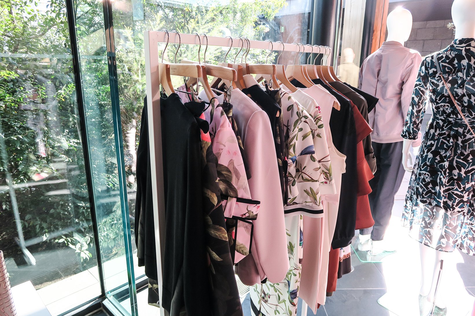 Ted Baker 2018 Spring Summer Collection - Samantha Mariko