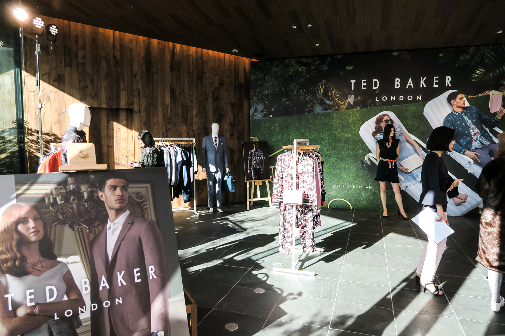 Ted Baker 2018 Spring Summer Collection - Samantha Mariko